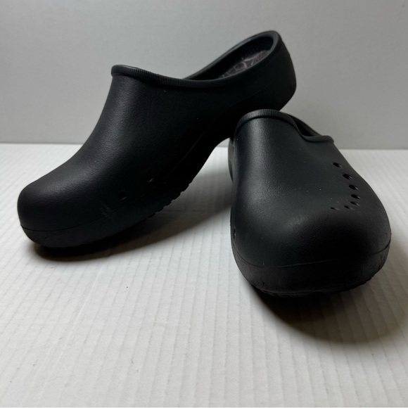 CROCS | Shoes | Crocs Tully Clog Cushioned Insole Slip On Comfort ...